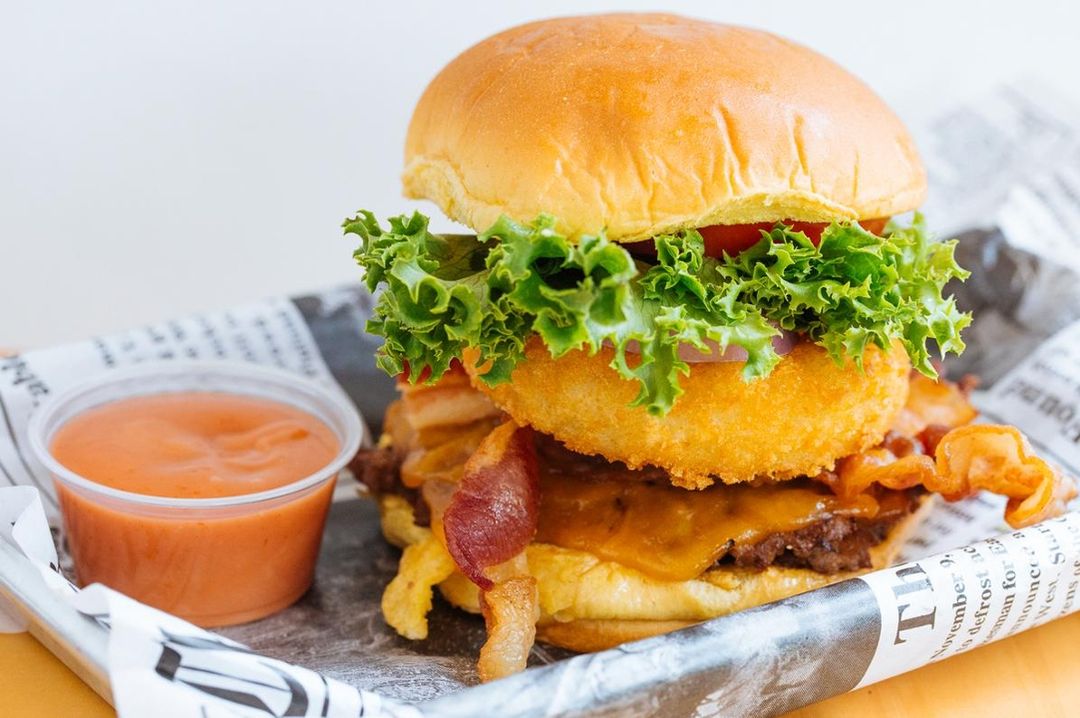 M2O Burger- Cherry Hill 2000 NJ-38 - Jarrito Mandarin