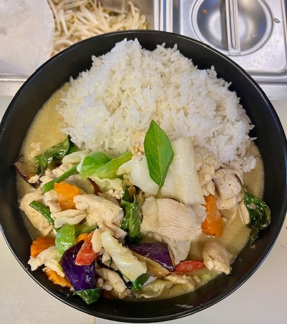 KYEW WHAN (GF) Green curry stir fried | Chai Yo