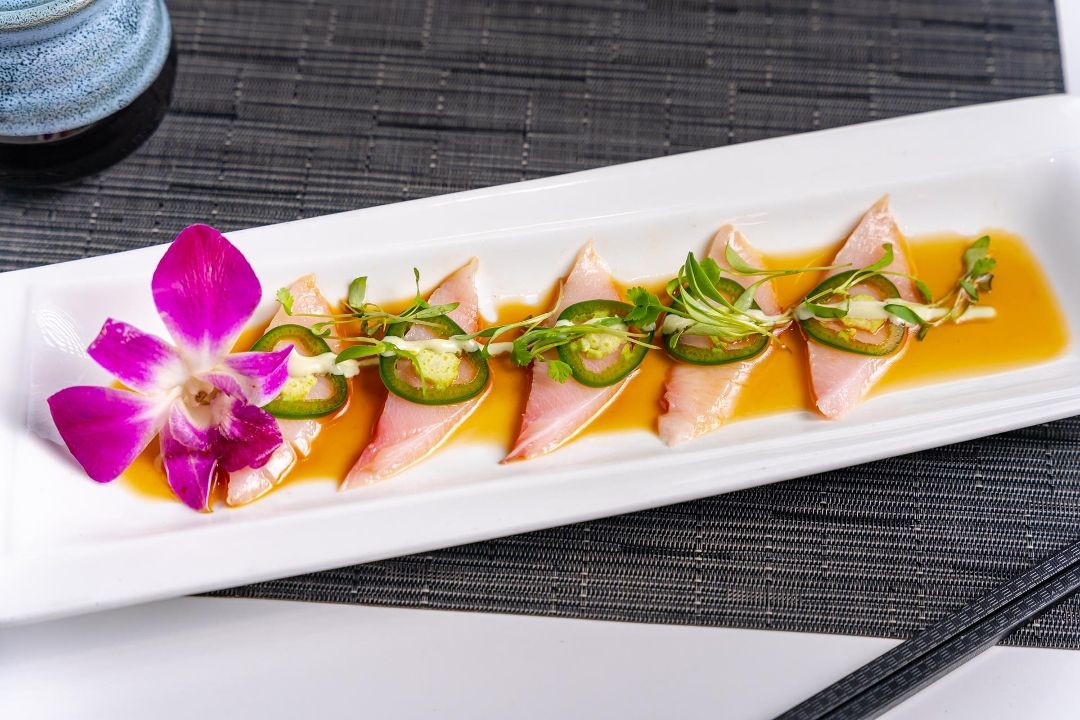 Kashi Japanese - Rockville Centre 222 Sunrise Hwy - Toro Roll