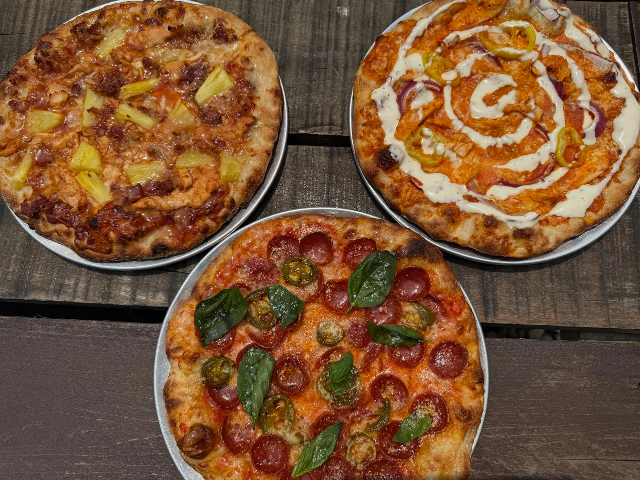 Oldham Gardens - Mega Party Pack (4 Large Pizzas + 2 Large Sides)