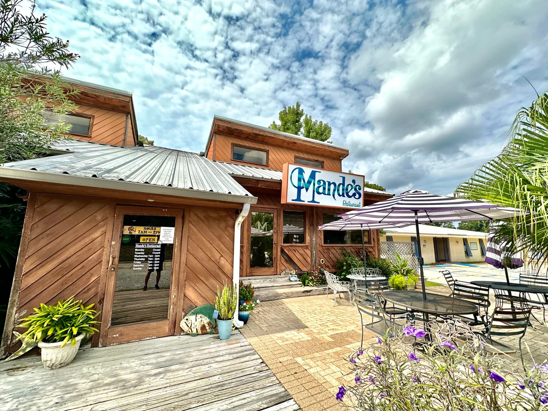 Mande’s Restaurant