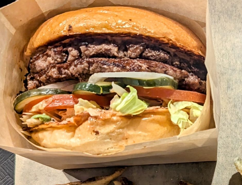 2805 Pearl St Ste 5B - brioche bun