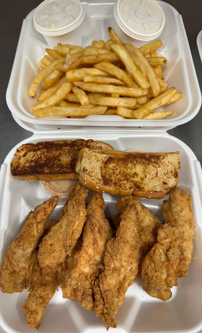 #2.(10 Fingers) | Roosters Restaurant