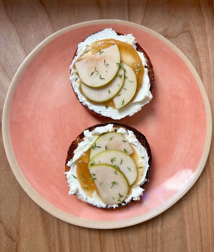 825 Houston St - Apple Bagel