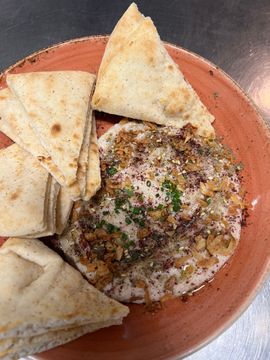 Buttonwood - La Reina