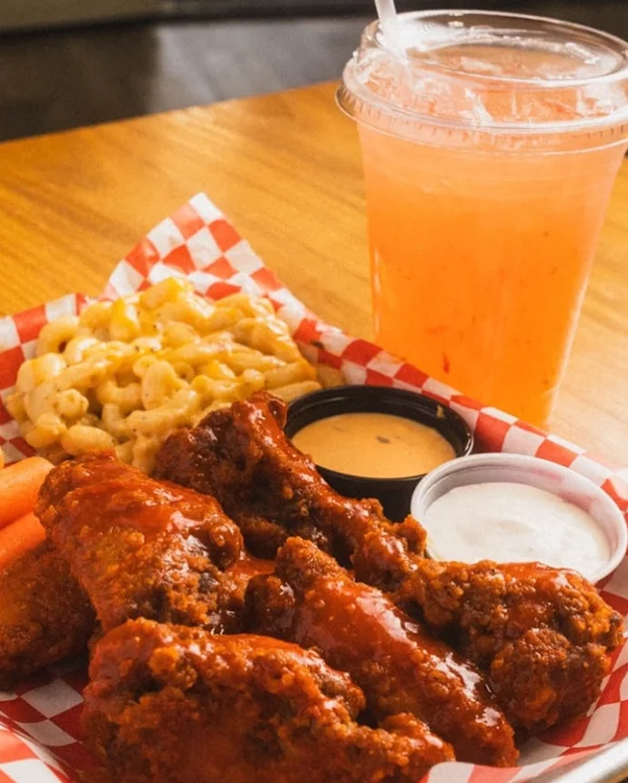 Supreme Wings: Where Flavor Reigns Supreme!