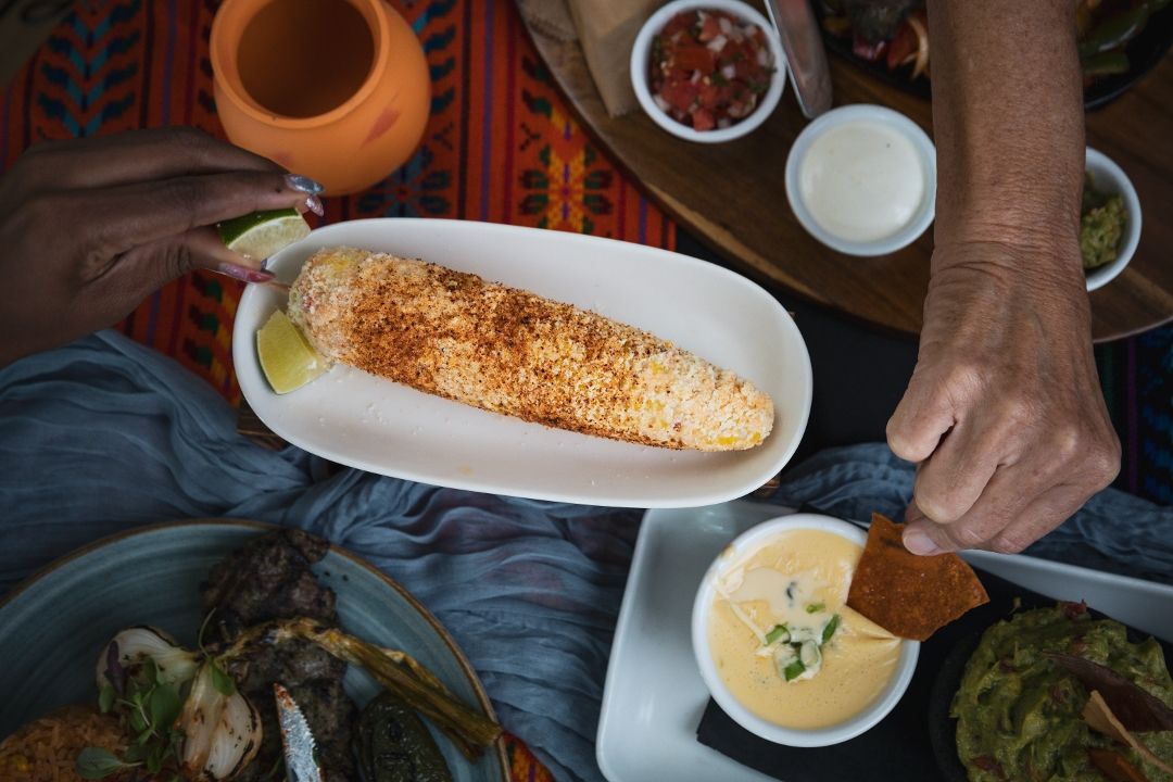 6644 Gateway Avenue - Chiles en Nogada