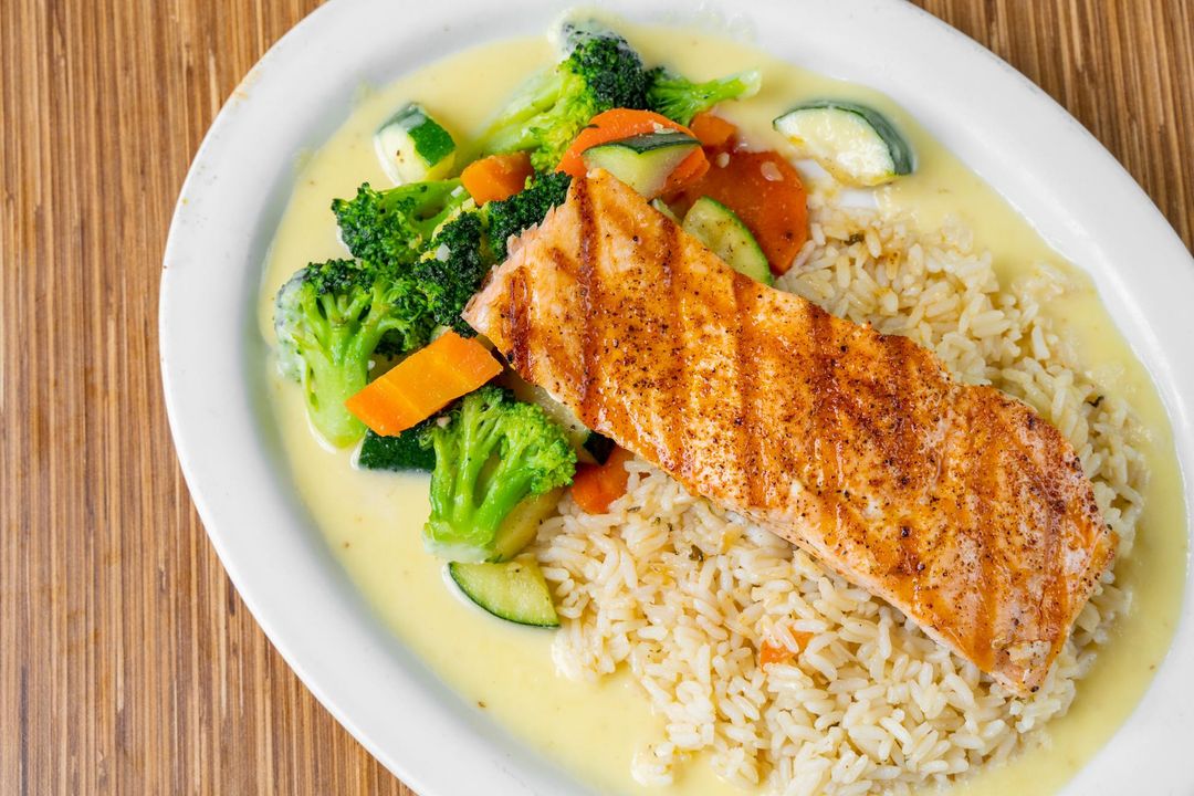 Fish N Tails Oyster Bar | Toast