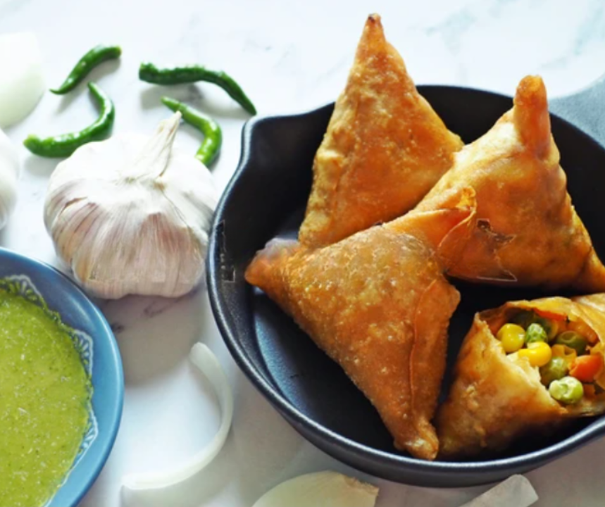 Novi - ONION SAMOSA( 5 pcs)