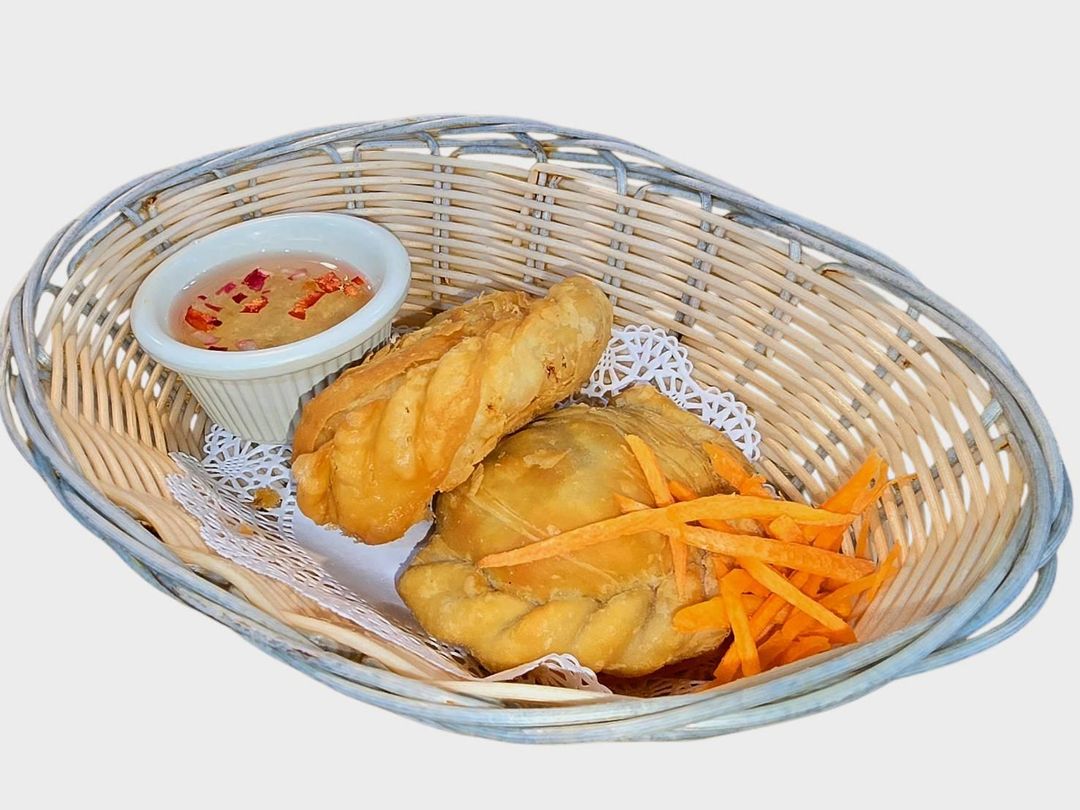 Curry Puffs กะหรี่ปั๊บ | Kook Kai's Thai Noodles