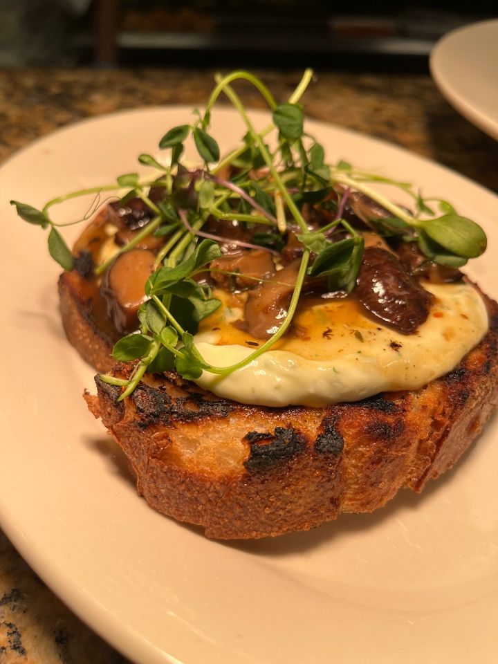 Zingerman's Roadhouse - Monday Roadhouse Burger Blue Plate