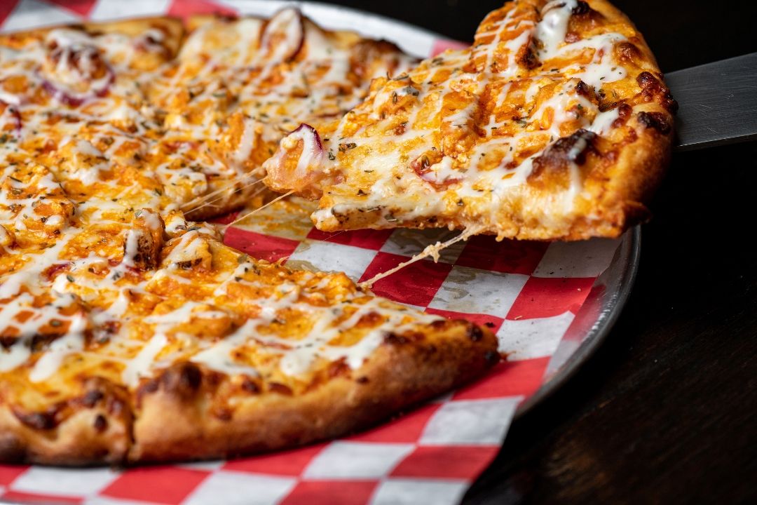 East Nashville Beer Works - Trinity Taproom - Vegan Buff Chicken Pizza 🐔