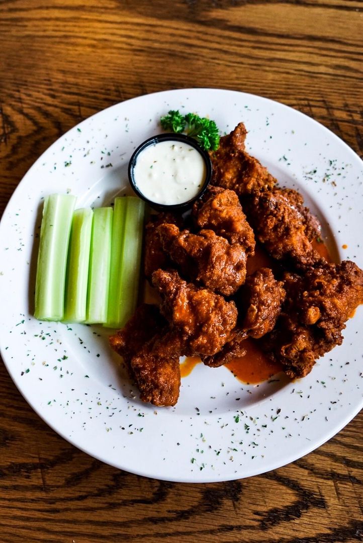 Danny Boys Canton - Italian Wedding Pizza - Medium (8 Slices)