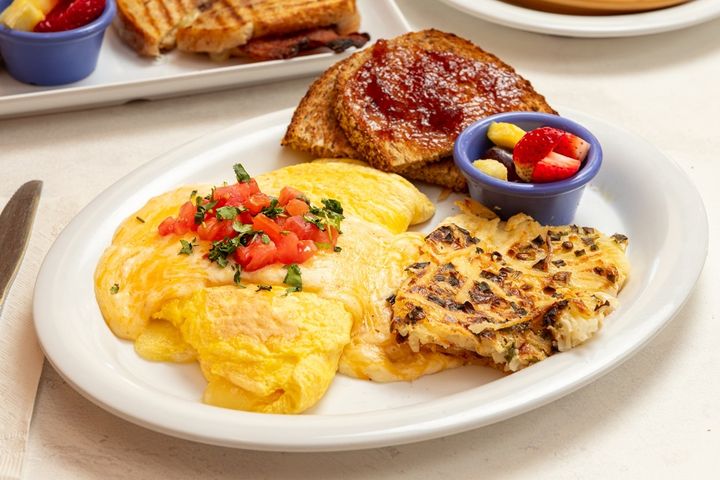 Extreme Cheese Omelet | Skillets