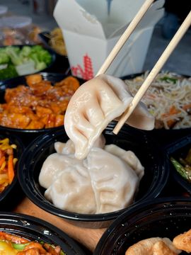 Danny's Chinese Kitchen Roslyn - Large Roast Pork w Eggplant 茄子叉燒 大