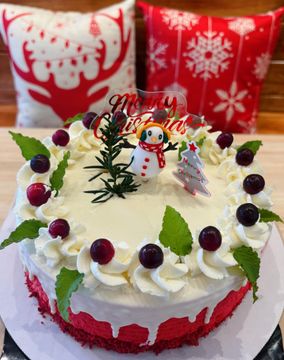 One Bite Cafe 4th - Lake Forest Park - Gingerbread House Kit