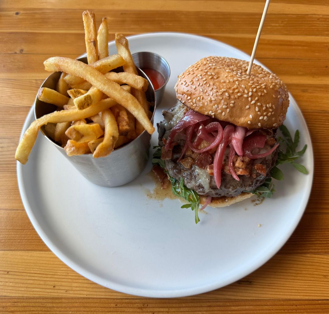 Eight Acres Kitchen & Bar | Toast