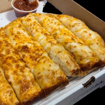 Vancouver Mall - BBQ Chicken Pizza