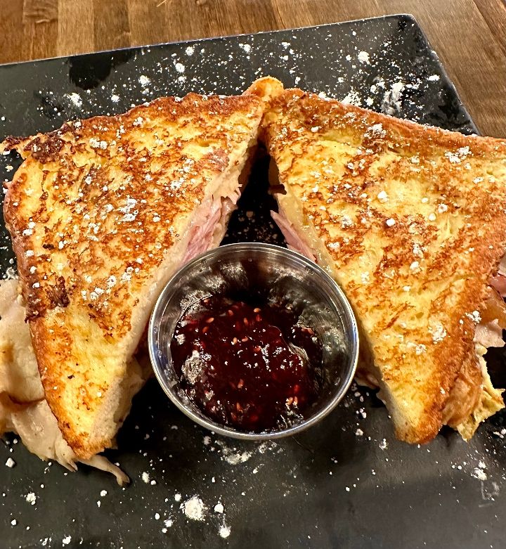 Downtown Eats 251 W Memorial Dr. | Toast