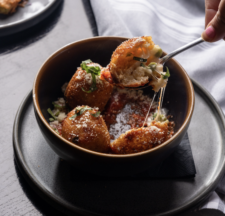 The Liberty Tavern Clarendon - 12" Chicken Parm