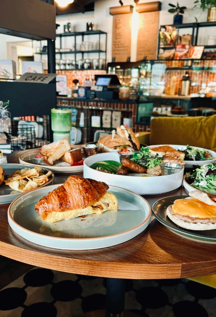 175 S Glenwood St - egg salad sandwich