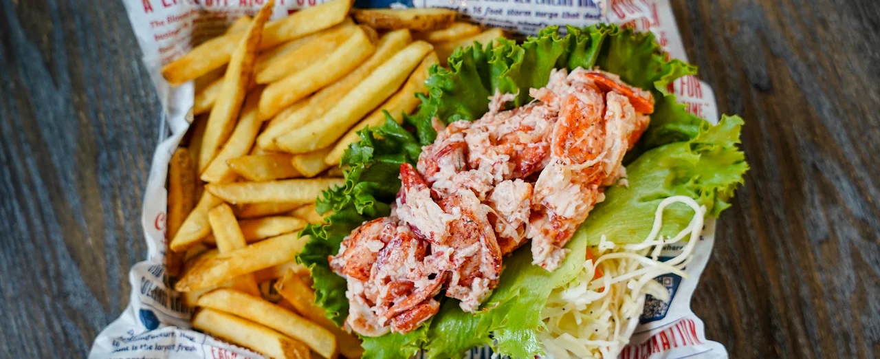 Blount Clam Shack & Market - Small Lobster Roll 1/4 Lb