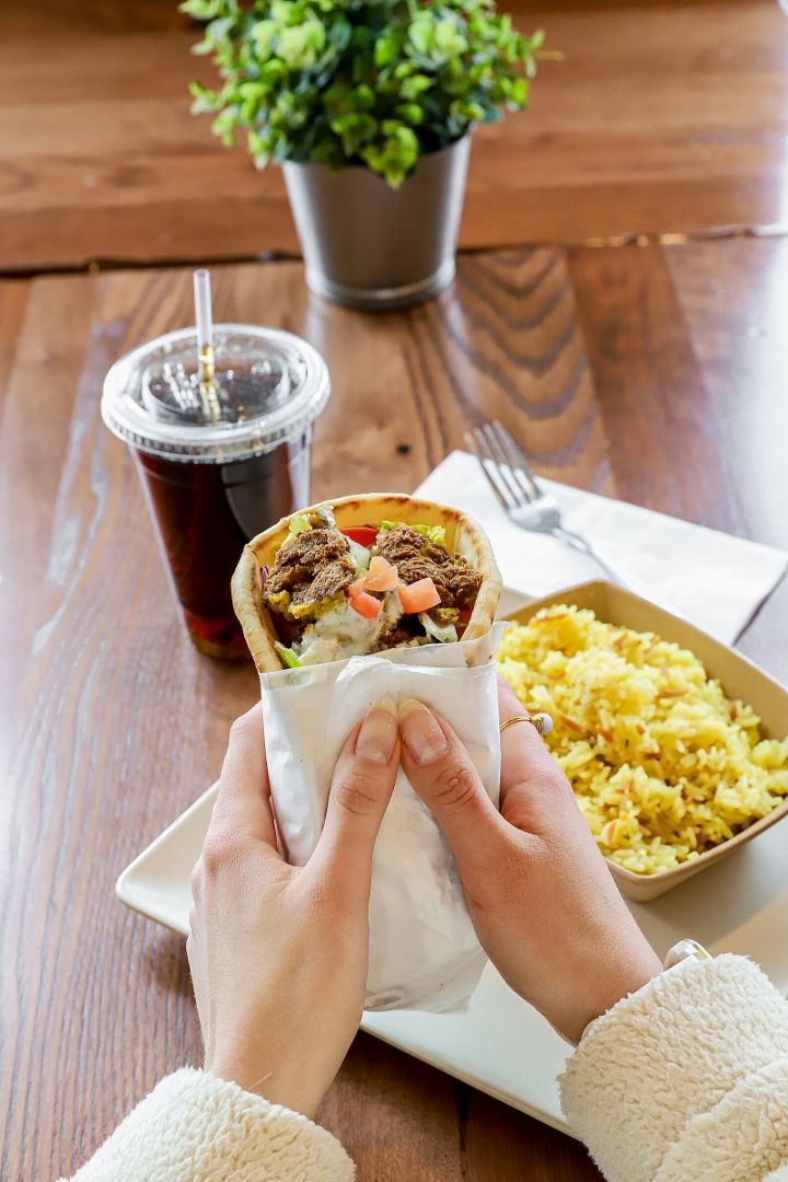 Munster, IN - Great Greek Gyro w/ Side & Drink