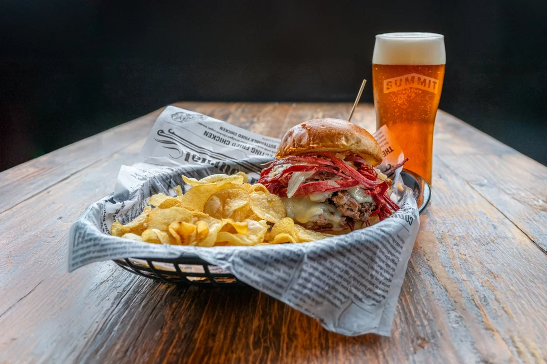 Pauly's Pub | Pub & Grill on Selby Ave, St Paul MN