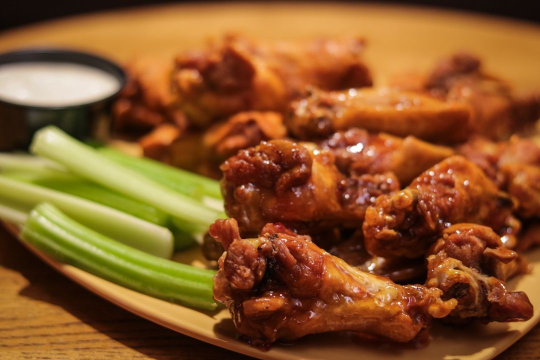 Fitzwilly's Restaurant - 8 Wings SB