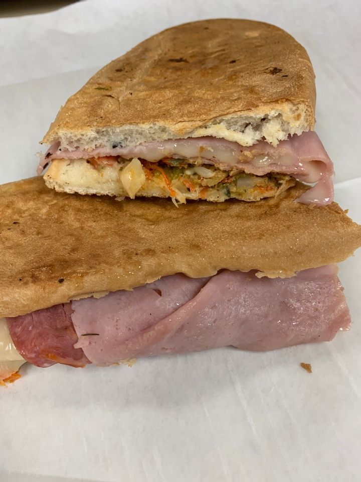 5575 Government St - Ham and Cheese Large