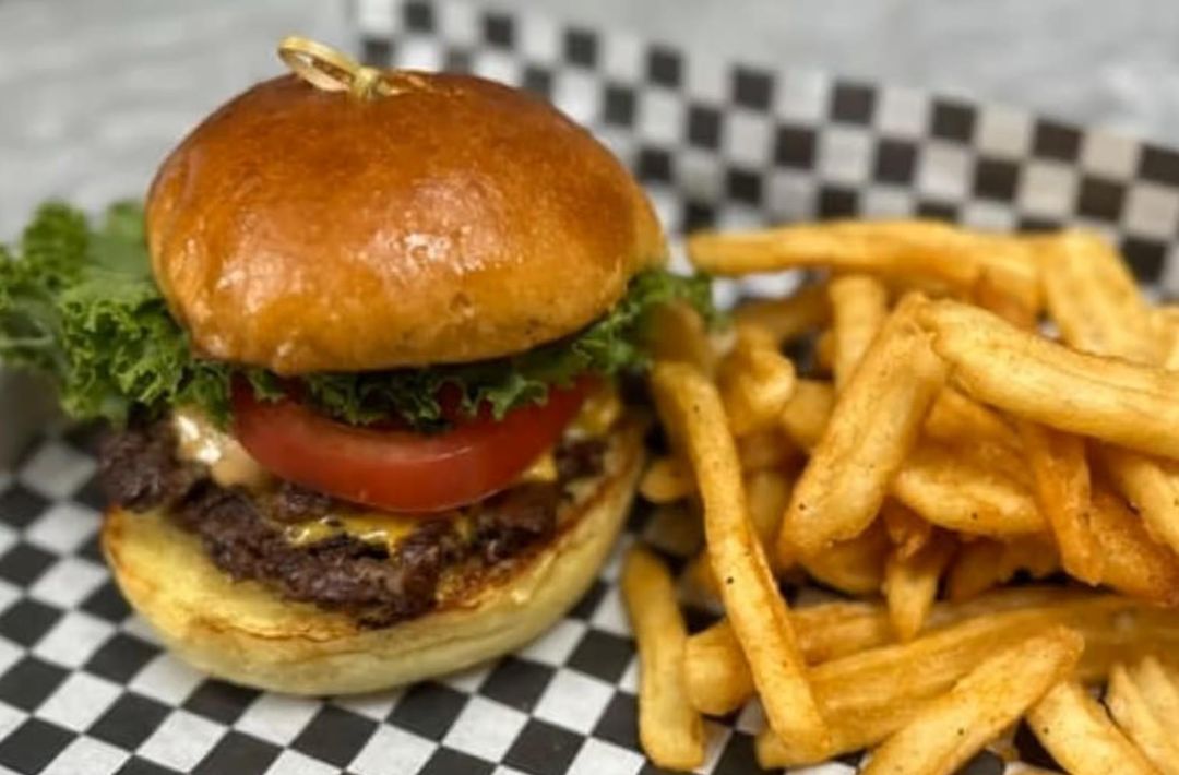 Dunks Bar & Grill 510 Chicago Avenue | Toast