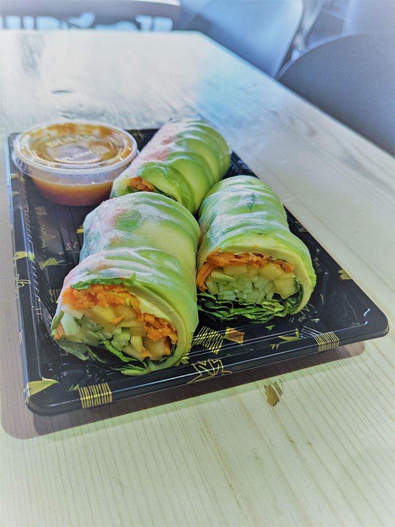 That Sushi Spot 5towns - Medium Platter (10 Rolls)