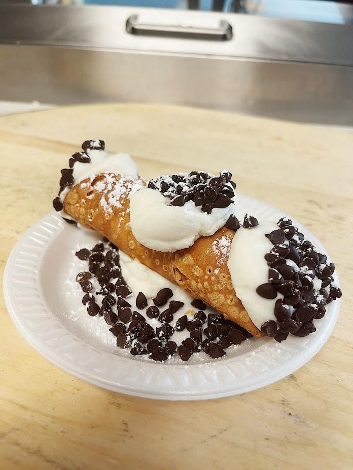 (1) Cannoli | Beach Pizza Plus