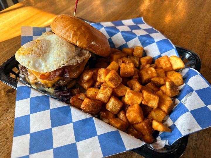 Das Bierhalle Parkville - KIDS BEEF FRANK