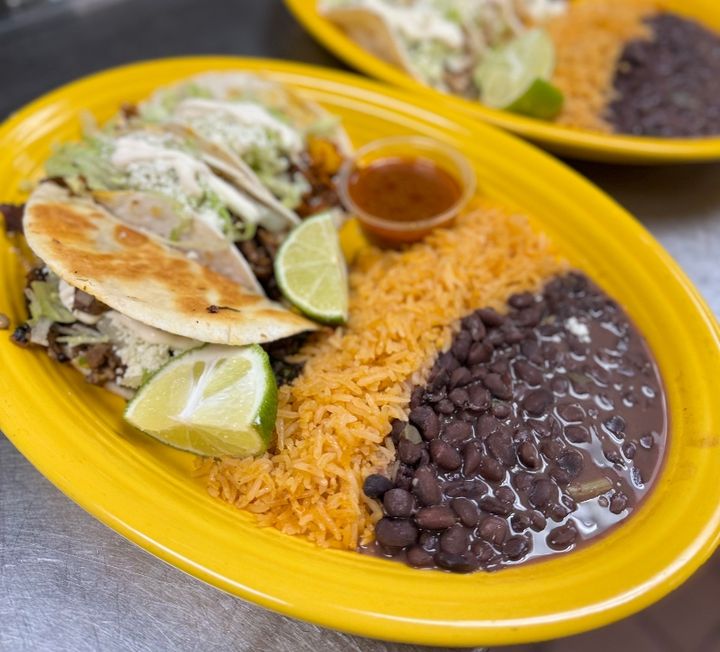 Luna Y Sol Mexican Restaurant - Mint Hot Chocolate