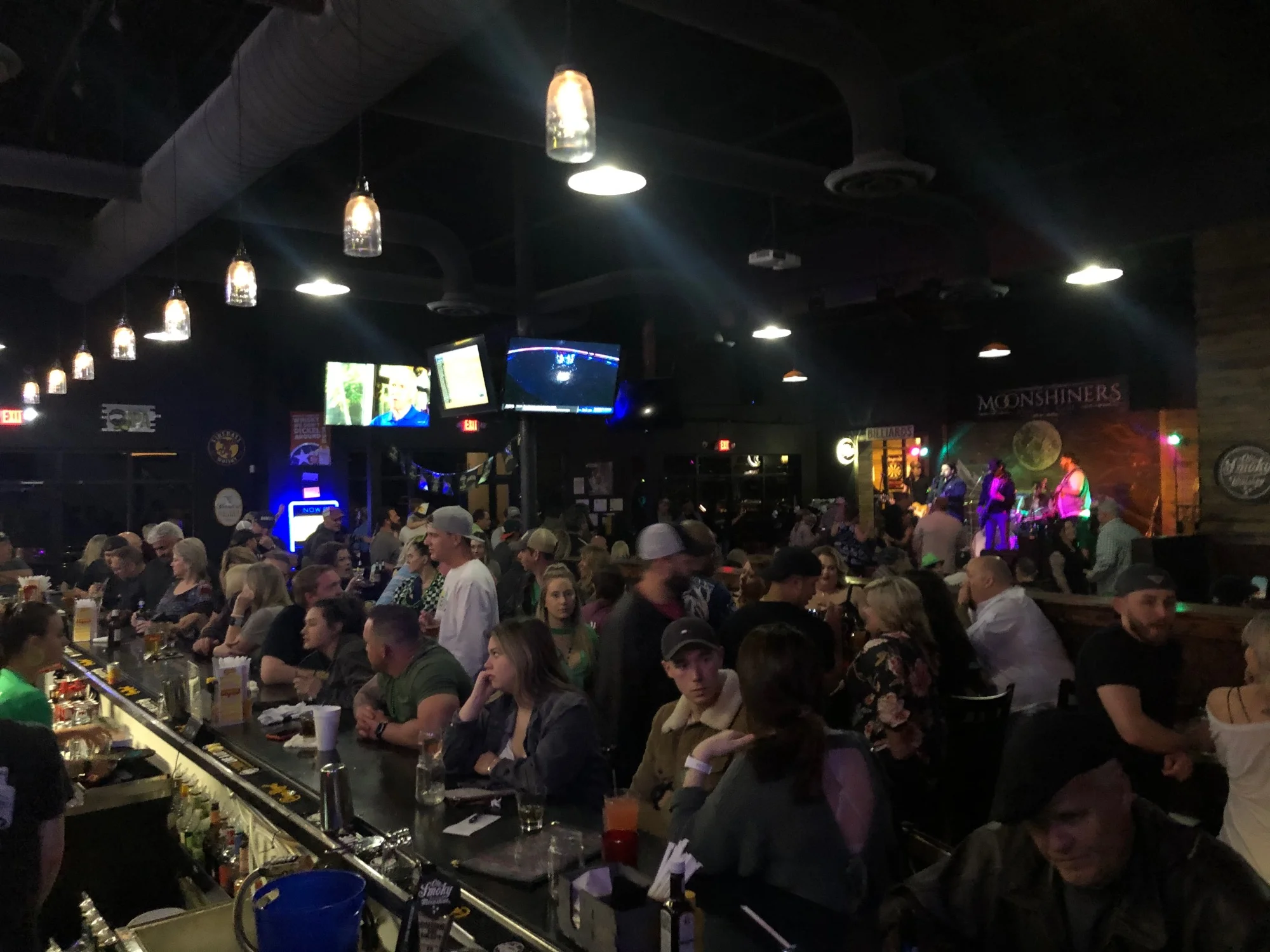 Moonshiners Bar and Grill