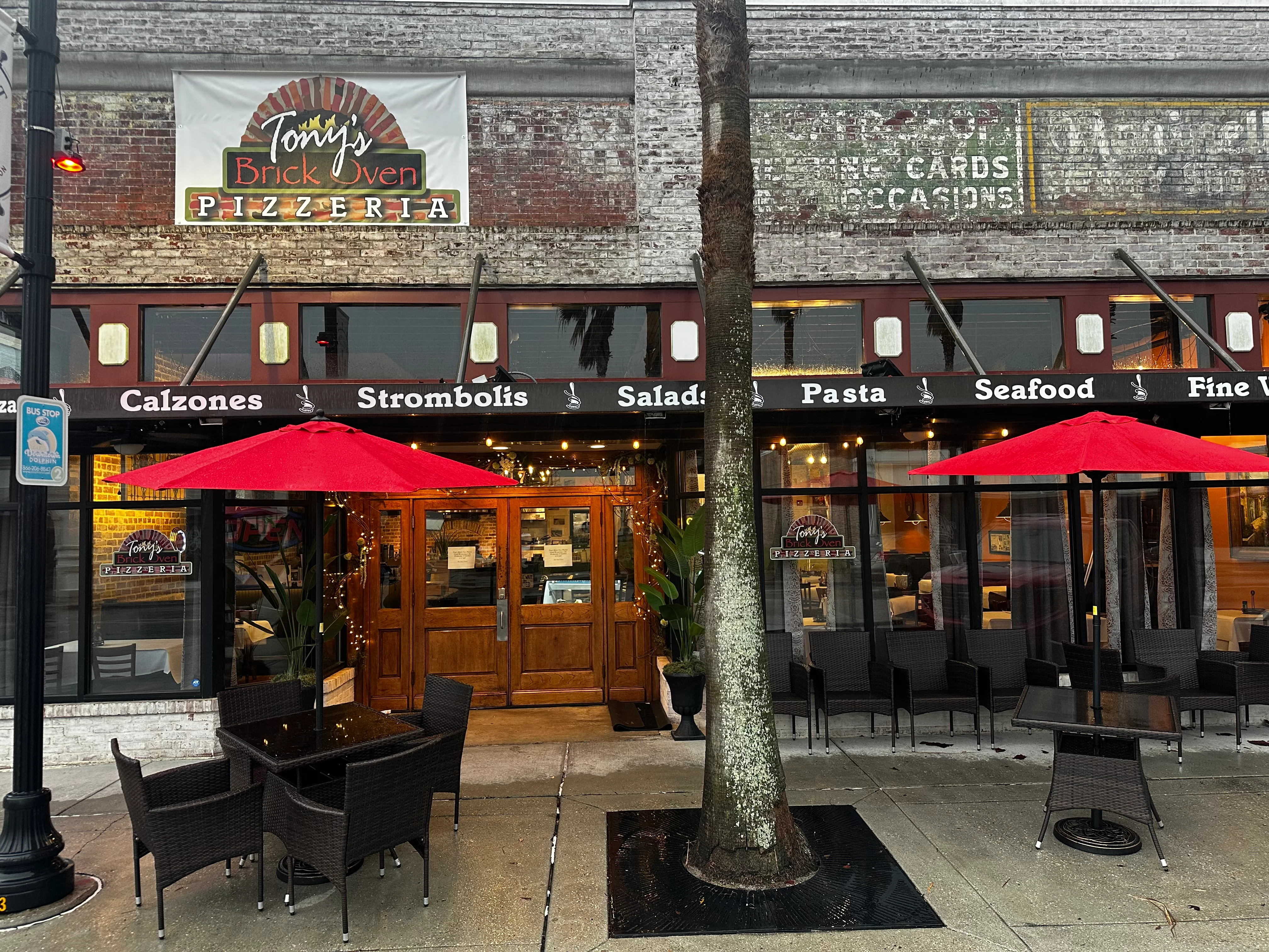 Tony’s Brick Oven Pizzeria