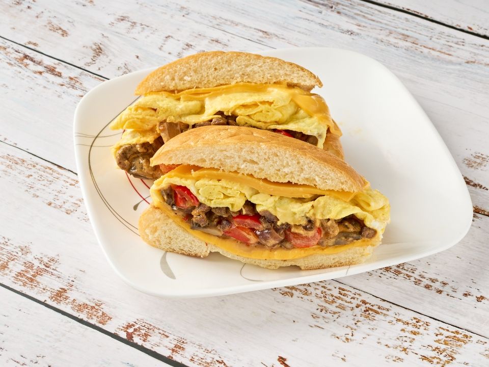 1048 S. Milwaukee Ave. - Quesadilla de carne enchilada