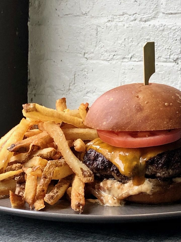 Johnny's 4800 Roland Ave - Vanilla Matcha Latte