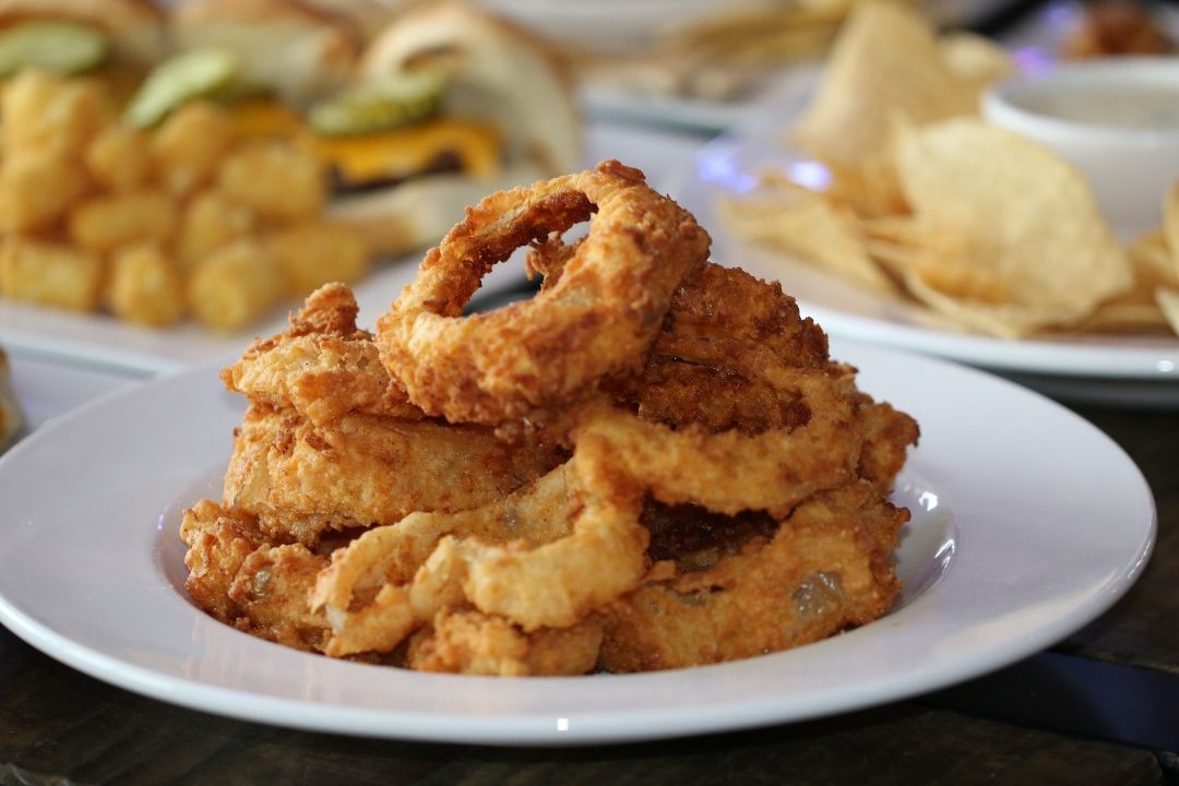 Tanner's Bar & Grill Red Bridge - Golden Rings