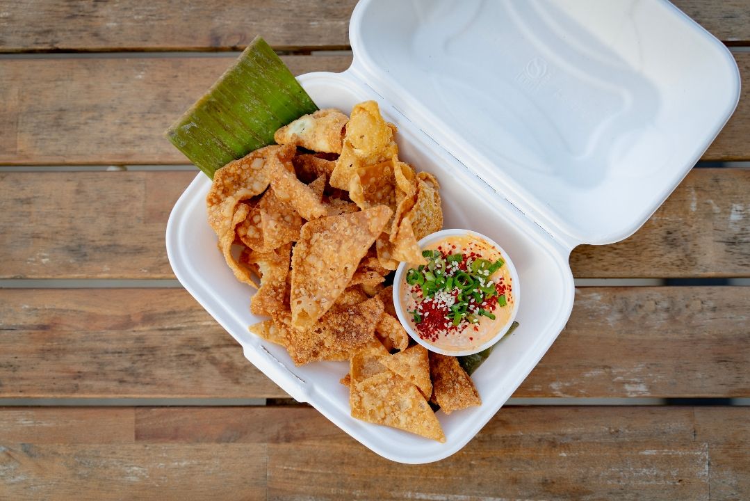 LULU FOOD PLACE - Hot Honey Fried Chicken Sando