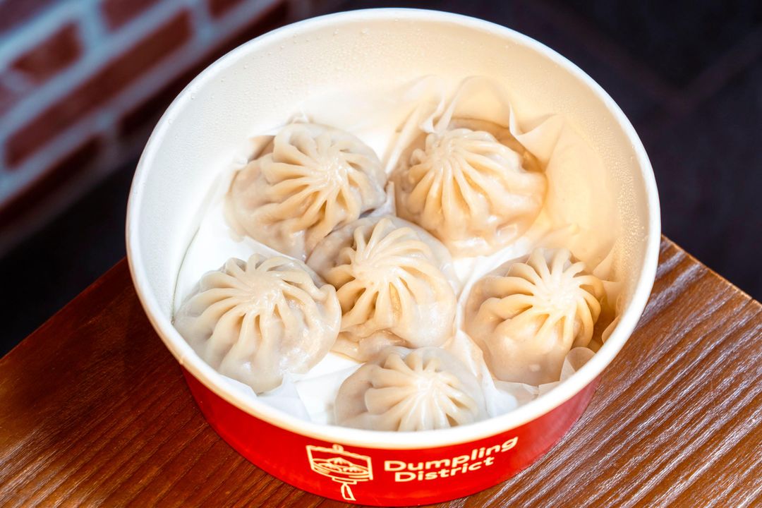 Pork Soup Dumplings [6] 豬肉小籠包 | Dumpling District