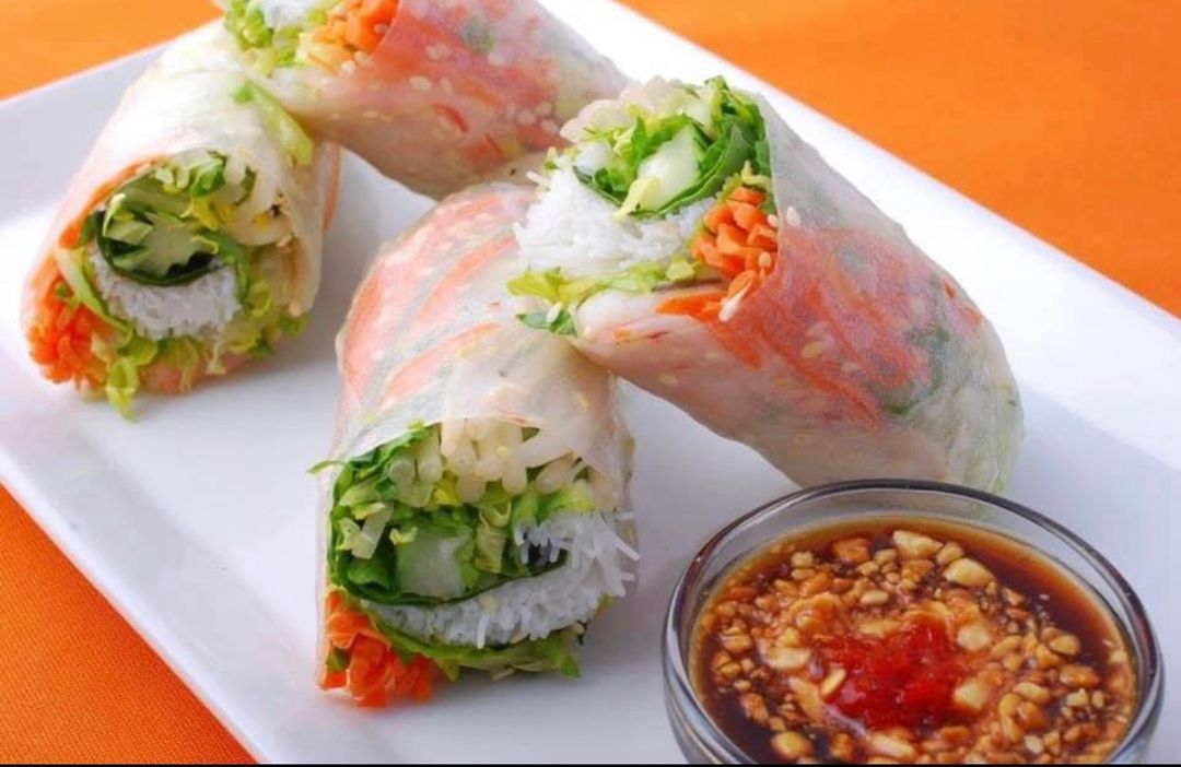 Chalee Thai Sushi 52 Main Street - Awesome SUSHI SPICY fried roll
