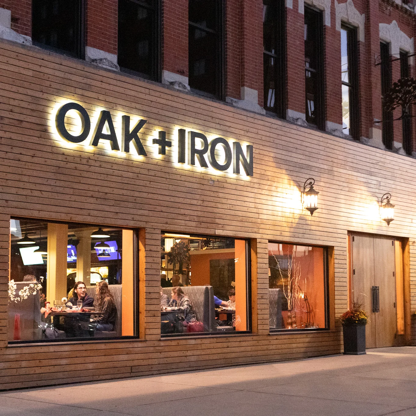 Oak + Iron | Restaurant in Downtown Jackson, MI