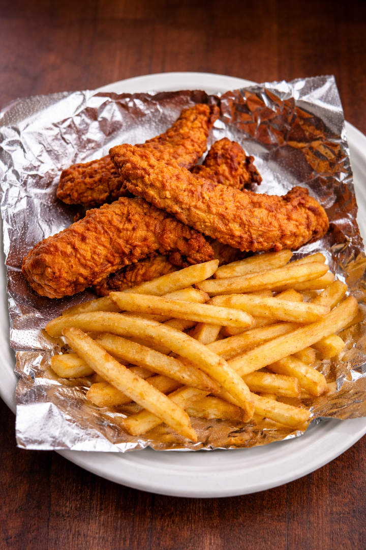 5 PIECE CHICKEN TENDERS + FRIES | Brazas Chicken