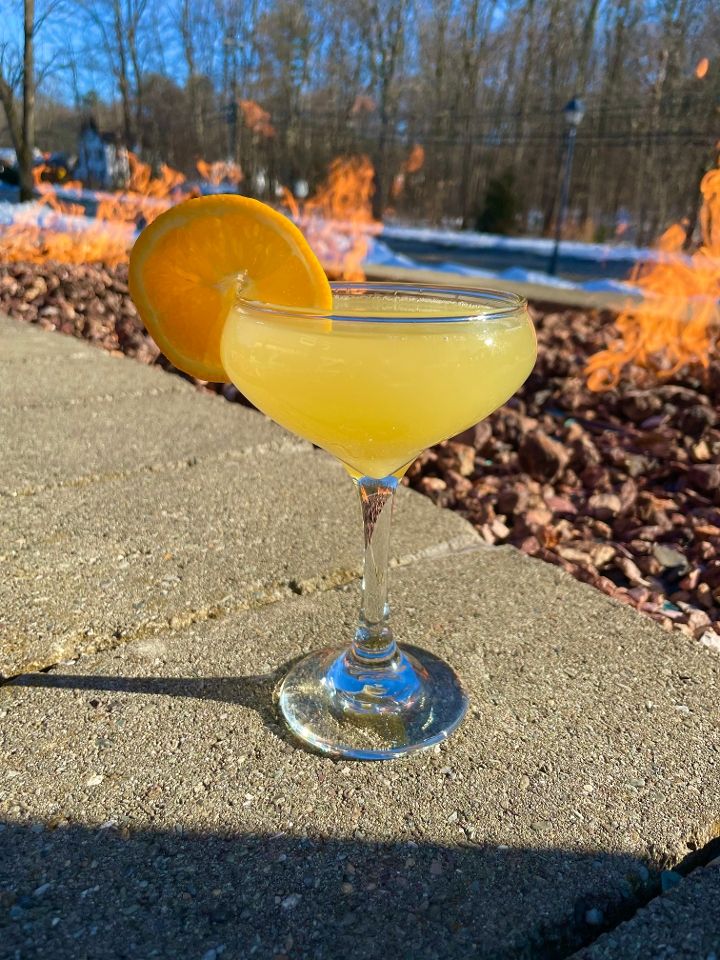 Square Peg - Preston 353 Connecticut 165 | Toast