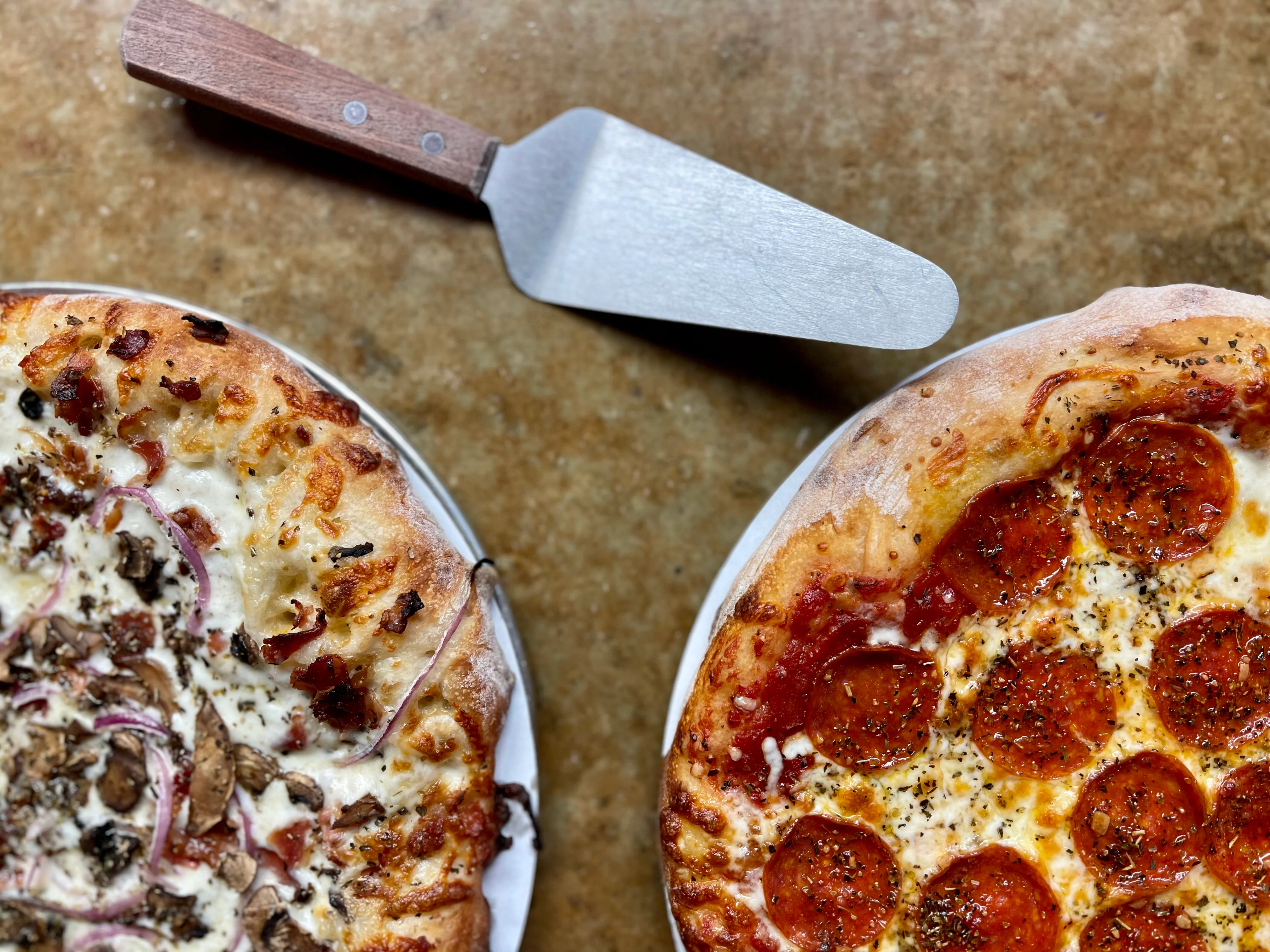 Columbia - 12" AMERICAN CHEESEBURGER PIZZA