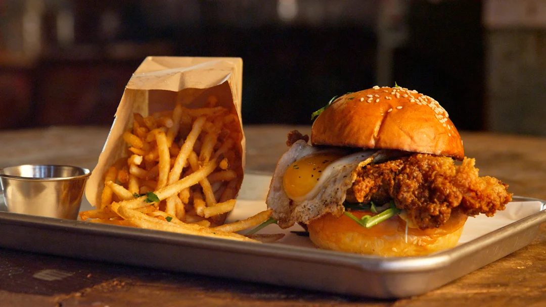 Flying Pig Pub & Kitchen