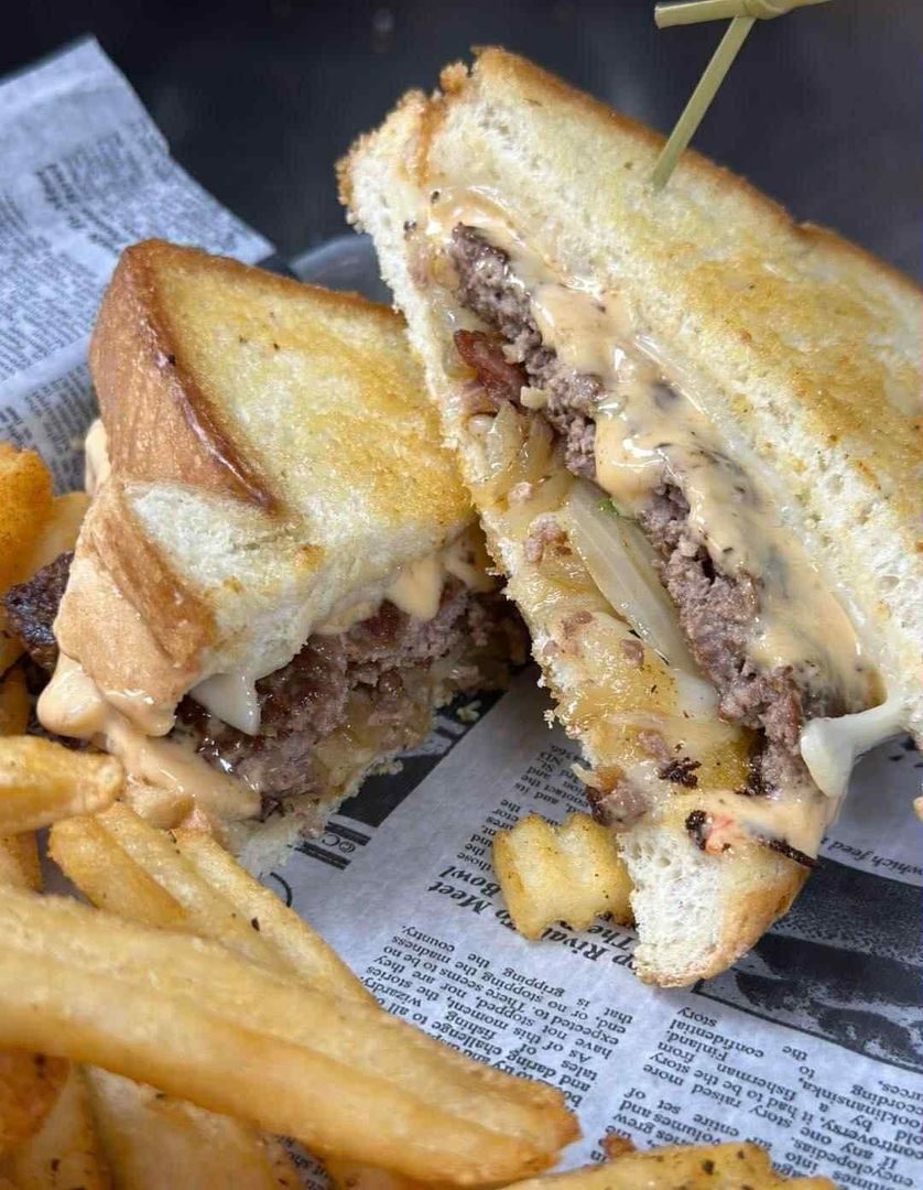 Dunks Bar & Grill 510 Chicago Avenue | Toast