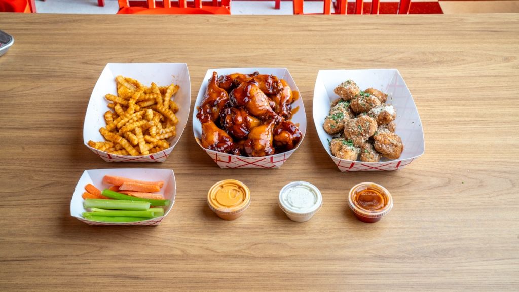 Lucky's Hot Chicken East Dallas - Lucky's Duo 15